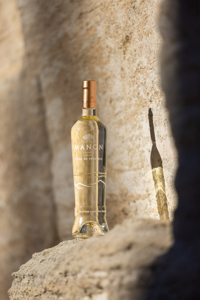 Rayon Boissons : Manon arbore sa tenue Printemps/Eté 2024 – Les ...